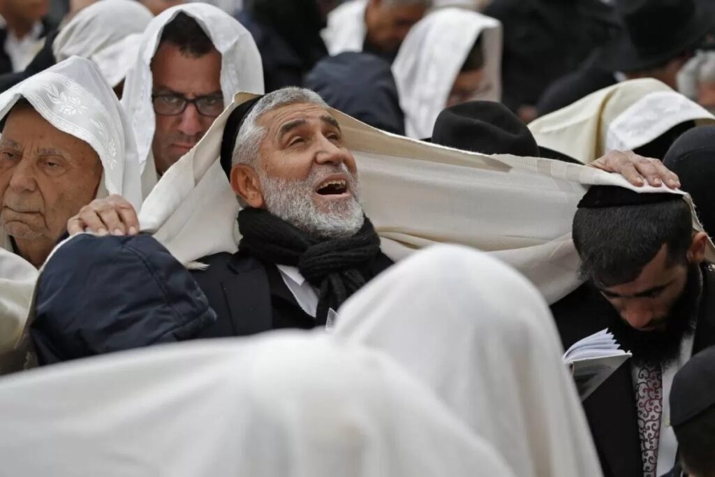 Controversial Claims: Jewish Historian Envisions Israel's Borders ...