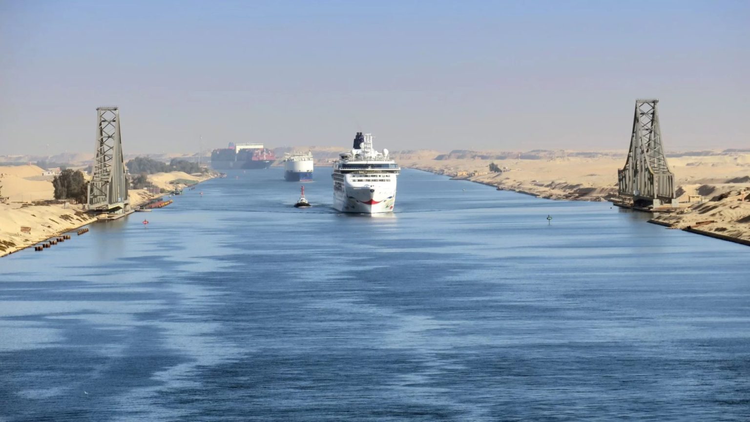 Suez Canal Authority Announces 15% Discount on Container Ship Transit Fees Amid Security ...