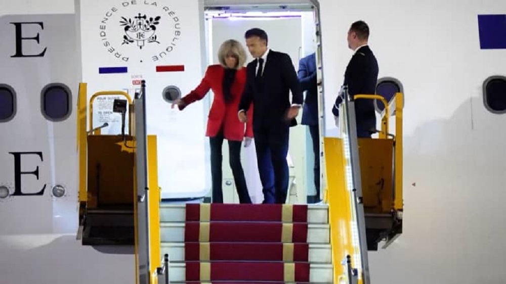 Brigitte Macron’s Airplane Slap Sends Shockwaves Through Macron’s ...
